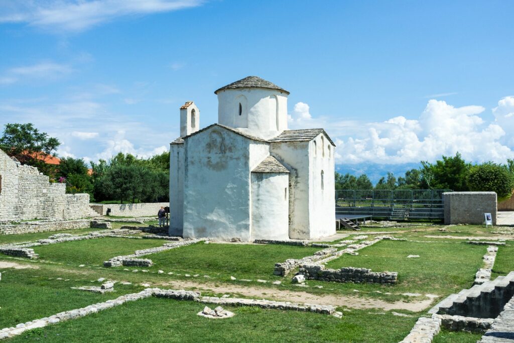 Crkva Sv. Križa u Ninu » Turistički informativni centar » Nin